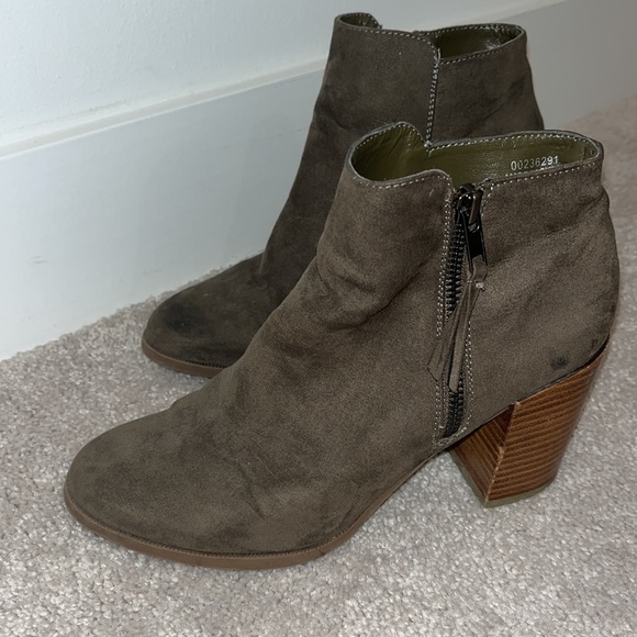 Forever 21 | Shoes | Suede Gray Booties | Poshmark